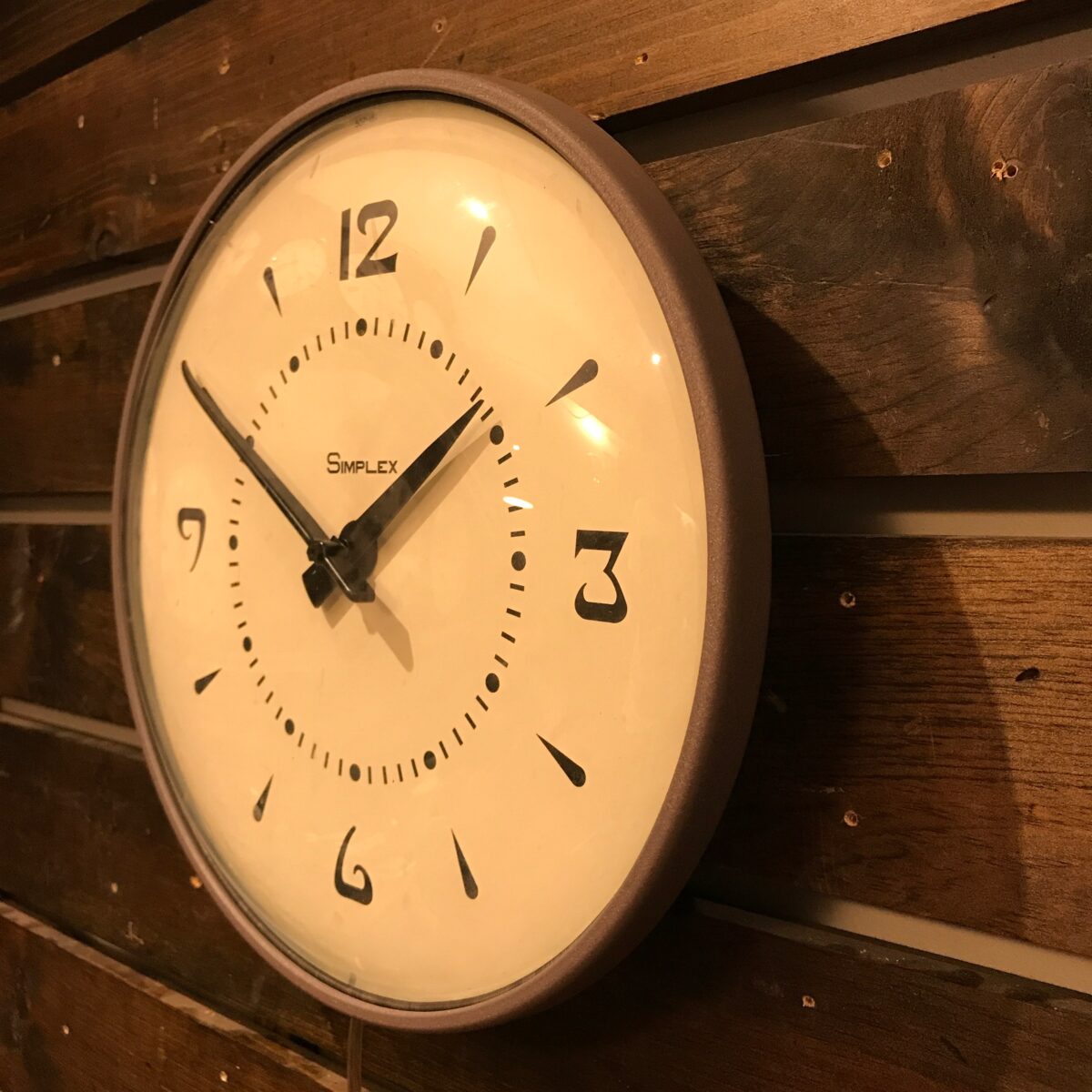 Simplex Stylized Electric Clock - 1950's/1960's. Electric movement