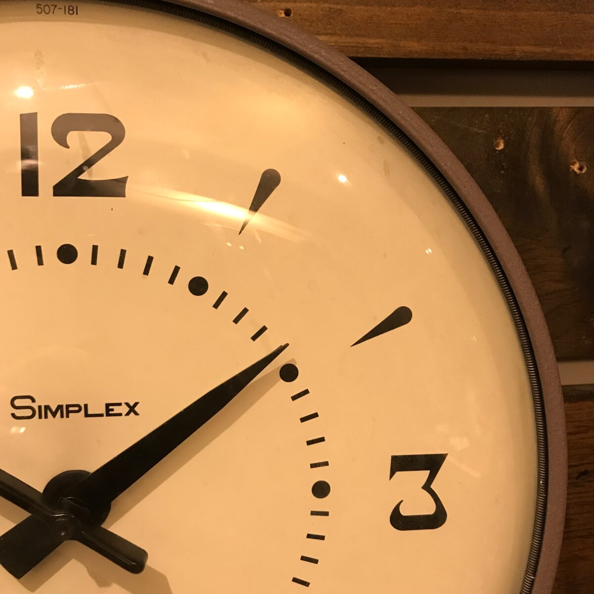 Simplex Stylized Electric Clock - 1950's/1960's. Electric movement